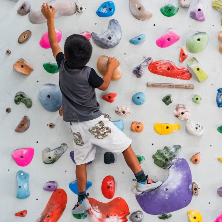 Bouldering Guide: The Ultimate Handbook - Bouldering Master